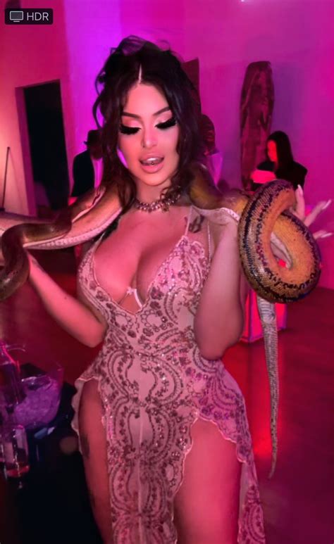 Hot Takes Ana 🏈 On Twitter In The Slytherin Common Room