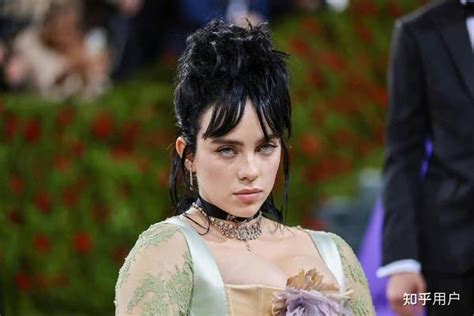 碧梨此女不简单！才华以外还有劲爆好身材？ 知乎