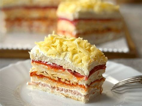 Slana Torta Sa Pečenim Paprikama I Tost Hljebom Na Laganoj Vatri