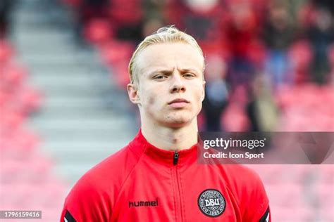 Oscar Hojlund Photos And Premium High Res Pictures Getty Images