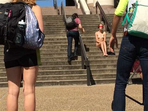 Texas State Student Sits Nearly Nude Outside Library For Art Project On Objectification Of Women