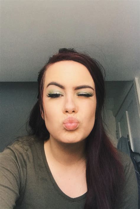 Feelin Flirty 😘 [over 18] R Selfie
