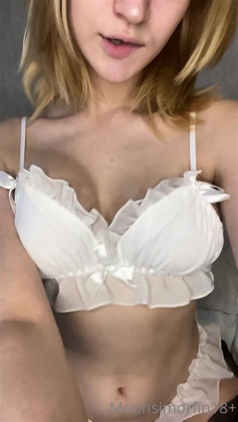 Rubia Lenceria Blanca