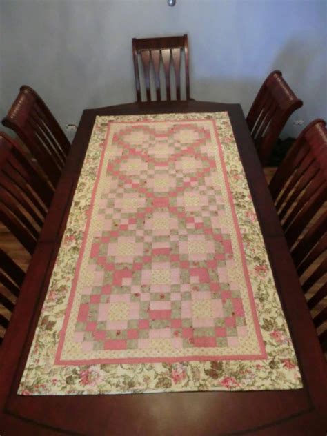 Hard Copy Linked Hearts Quilt Pattern 34 X 70 Bed Runner Or Beautiful Runner For A Large