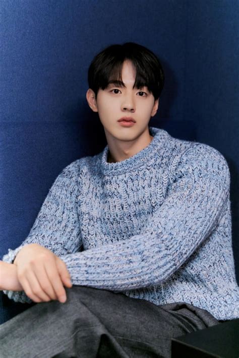 스타들의 인터뷰 김현진 ``짝녀` 한지현과 등댓불 돌아가는 내내 키스`치얼업`으로 대학 로망 실현` Ten인터뷰 Zum 뉴스