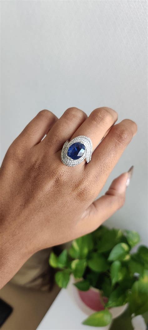 Symmetrical 432 Ct Royal Blue Ceylon Sapphire And Diamond 18k White