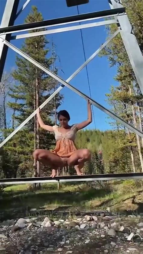 Cute Babe Urinates From Electricity Pole In The Field