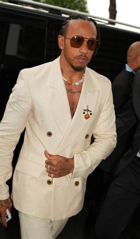 Photo Lewis Hamilton à La Paris Fashion Week Purepeople