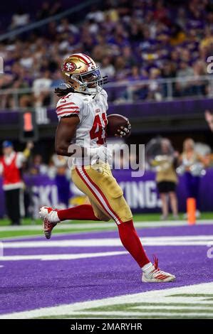 San Francisco 49ers Jordan Mason Takes Part In An Nfl Football Practice In Santa Clara Calif