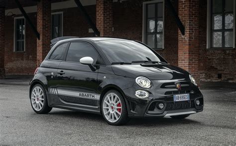 New Abarth 695 Esseesse Unveiled With Exclusive Looks Familiar 177 Hp