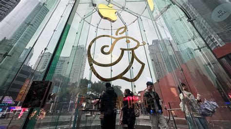Apple Shares Slide After China Reportedly Considers Probe Into App Store Practices Torre