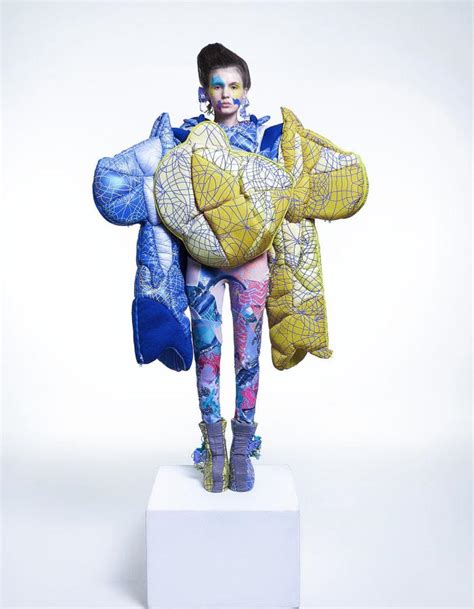 Insignificance Of Humans——multidimensional Forms Of The Universe Not