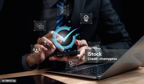 품질 보증 또는 Qa 및 품질 관리 또는 Qc 및 개선을 통한 품질 관리 표준화 인증 규정 서비스 및 표준 준수 가상현실에 대한 스톡 사진 및 기타 이미지 Istock