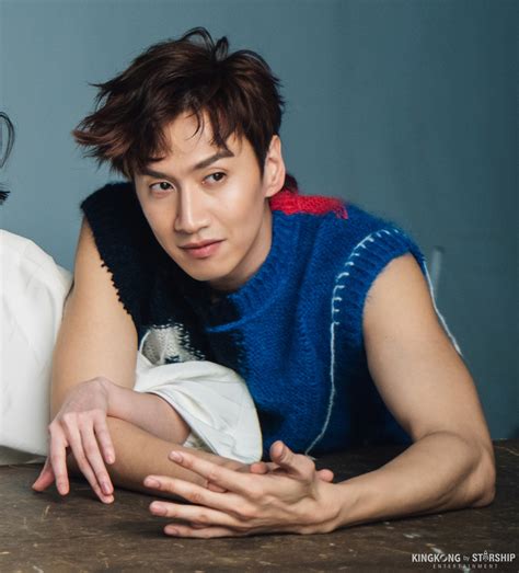 李光洙最新画报花絮照公开 身高比例让人无可挑剔 搜狐大视野 搜狐新闻