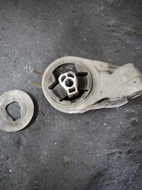 Задняя опора двигателя Шевроле Каптива — Chevrolet Captiva (1G), 2,4 л ...