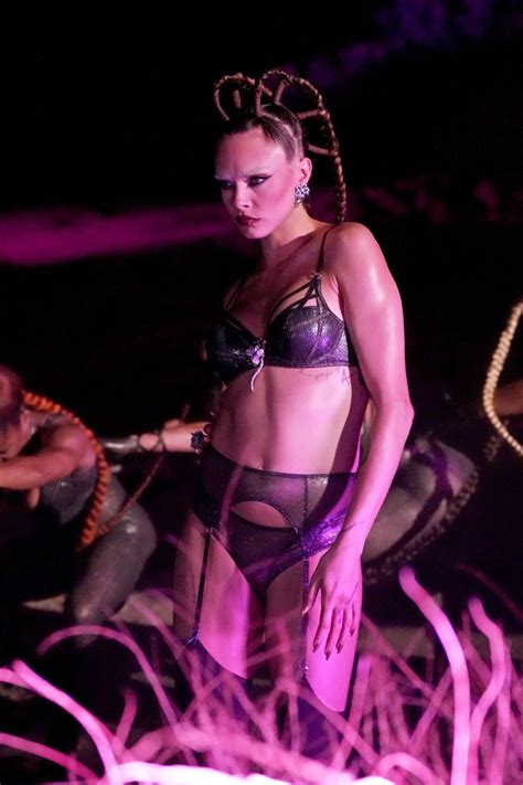 Cara Delevingne Sexy Lingerie Hot Celebs Home