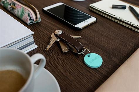 Turn Your Cluster Of Keys Into A Neat Smart Stack Chipolo