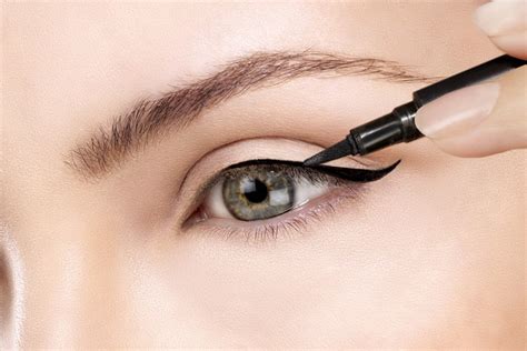 Are You Making These Make Up Mistakes Life Style News The Indian