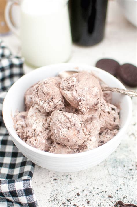 Homemade Cookies And Cream Ice Cream No Churn