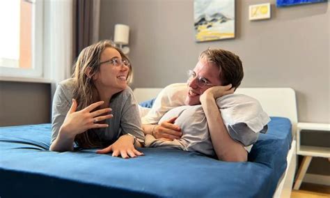 Aleksandr Schakelt Chatgpt In Om Met 5 000 Vrouwen Op Tinder Te Praten