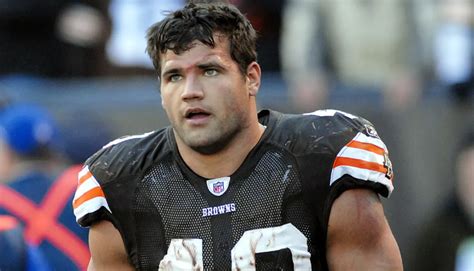Peyton Hillis Wife Age Height Weight Career Net Worth And More