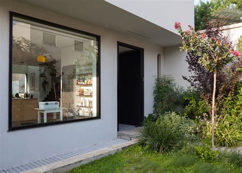 David Lebenthals Tel Aviv Townhouse Features Steel Staircase