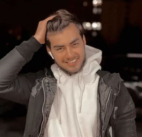 خبرآنلاین چه کسی روحی را با تیر جنگیکشت؟ او بسیجی است یا معترض؟ عکس