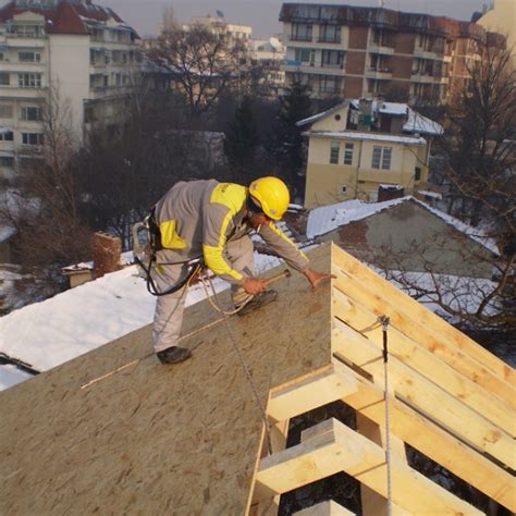 Снимки в галерия Работа на скатни покриви Pik 3000