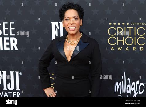 Liza Colon Zayas Bei Der Verleihung Der 29 Critics Choice Awards Im