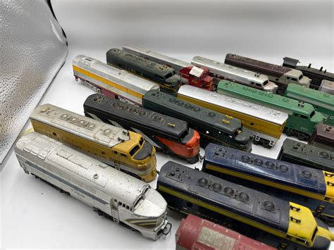 Lot Large Lot Of Ho Scale Locomotives And Rail Cars