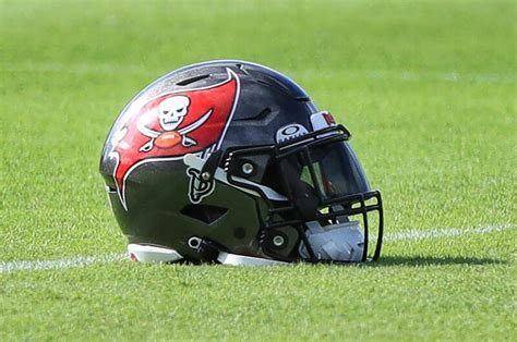 Bucs Sign 4 Rookies From 2025 Draft Class