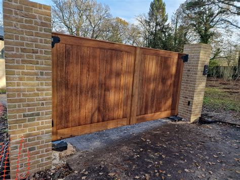 Log Entrance Gates