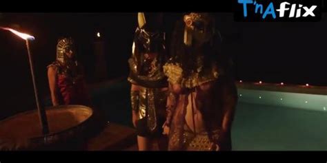 Alixia Busch Breasts Bush Scene In Masque S