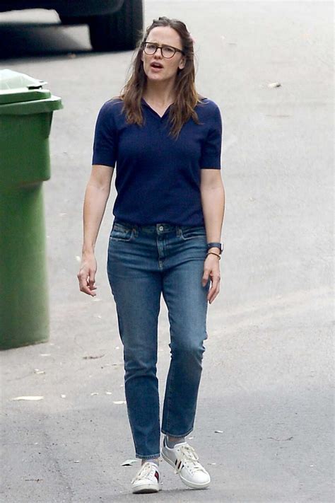 Jennifer Garner In A Blue Polo Was Seen Out In Los Angeles Celeb Donut