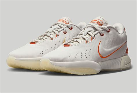 Nike официально представили баскетбольные кроссовки LeBron 21