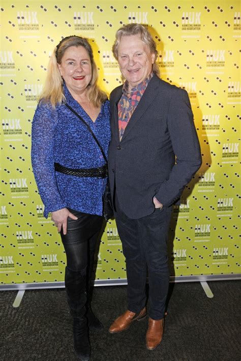 Ringa Ropo Kerää Rahaa Ella Tyttärelleen Tämän Takia