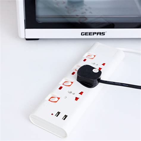 Geepas 3 Way Extension Socket With 2 Usb Port Extension With 4 Led Indicators 4 Power