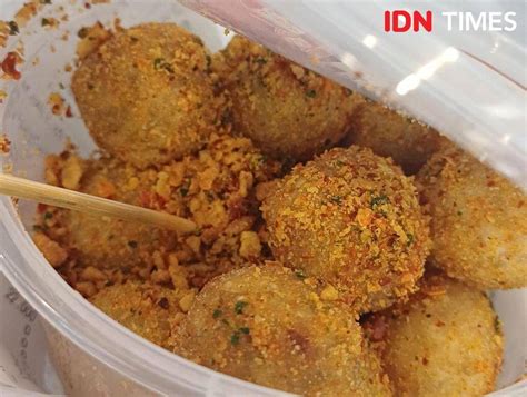 Menu Cimol Bojot Aa Jajanan Kaki Lima Yang Kini Naik Kelas Idn Times