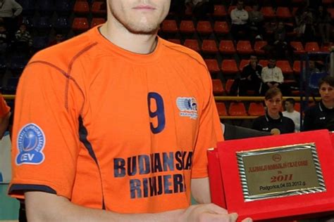 Dabović Potpisao Za Aiginio