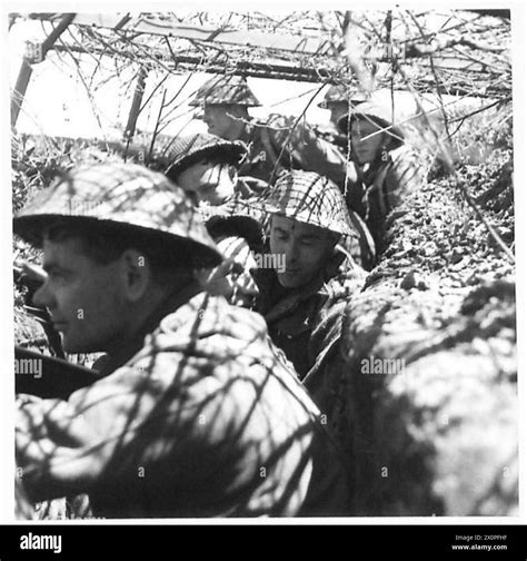 Fifth Army Anzio Bridgehead Front Line Padre At Another Platoon