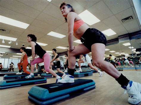 Step Workouts Are Suddenly Cool Again—and The Benefits Go Way Beyond Cardio Self