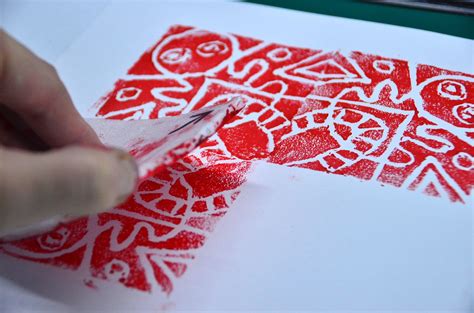 Prints In Radial Symmetry With Styrofoam Elementary Art Projects Art Lessons Middle School