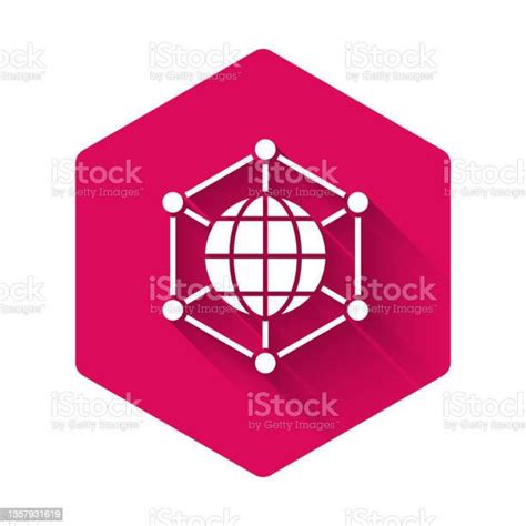 화이트 글로벌 기술 또는 긴 그림자로 격리 된 소셜 네트워크 아이콘 핑크 육각형 버튼 벡터 바둑판에 대한 스톡 벡터 아트 및