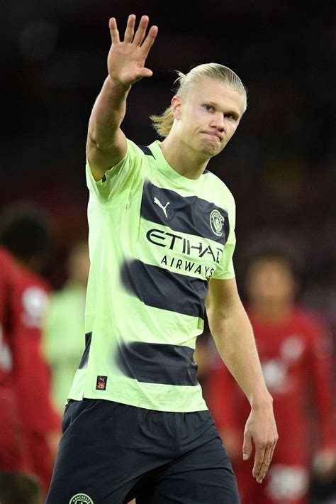 Erling Haaland Spotted With Daring New Hairstyle And Man City Fans Absolutely Love It Daily Star