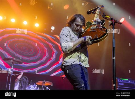 Madison Usa 10th Jan 2025 Brian Aubert Of Silversun Pickups During