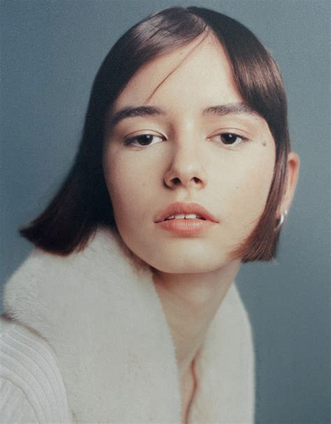 Lara T Wizard Models ウィザードモデルズ