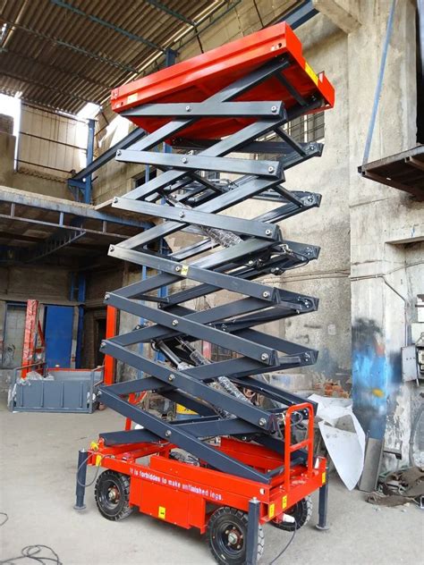 High Reach Scissor Lift With 500 Kg Load Capacity 20m X 10m Platform