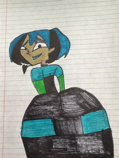 Gwen Gotta Booty By Seliciasticks On Deviantart