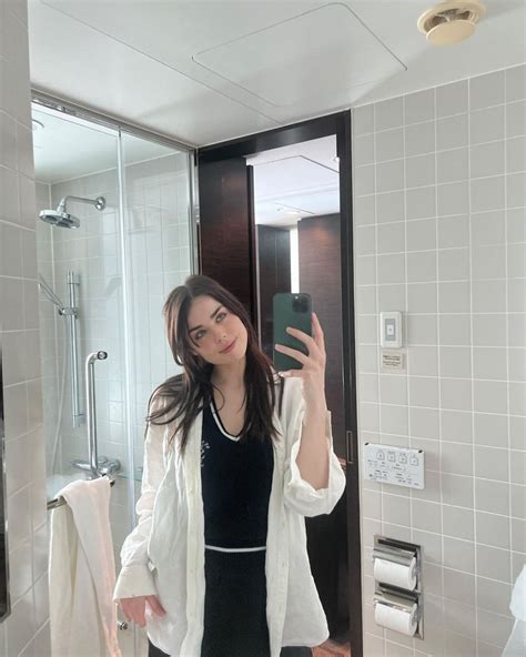 Picture Of Danielle Sharp