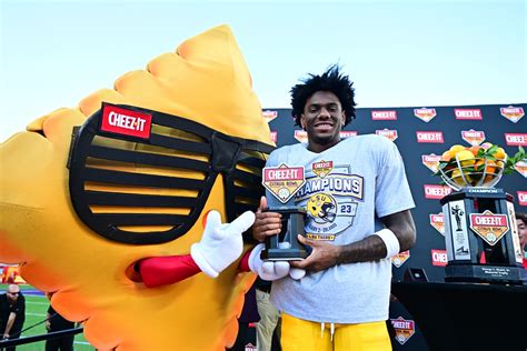 Without A Doubt Lsu Wide Receiver Malik Nabers Bounces Back From Early Travails To Finish